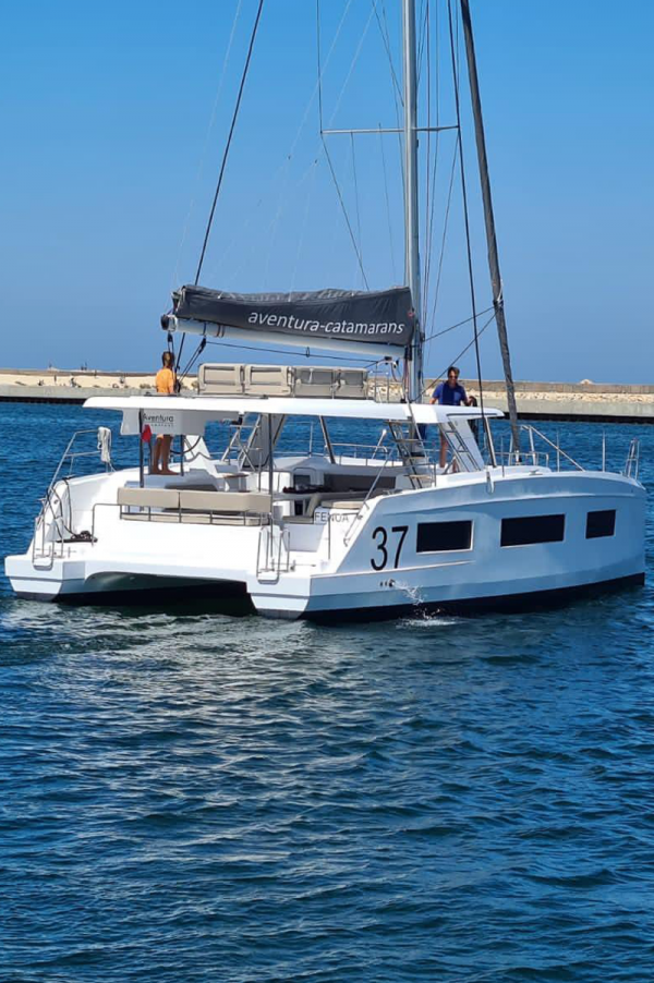 Aventura 37 DayCharter – Aventura Yachts