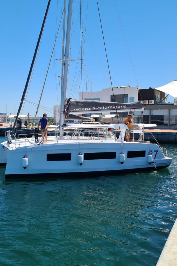 Aventura 37 DayCharter – Aventura Yachts